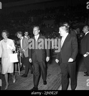 Original-Bildunterschrift: 10 Jahre SFB - Sender Freies Berlin ...