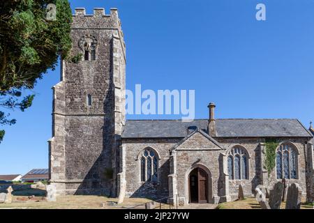 Außenansicht der St. Matthew’s Church, Coldridge, Devon, England – von ...