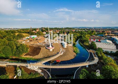 Stockingfield Bridge on the Forth and Clyde Canal in Maryhill Glasgow ...