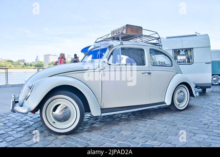 Vw Kafer Mit Wohnwagen