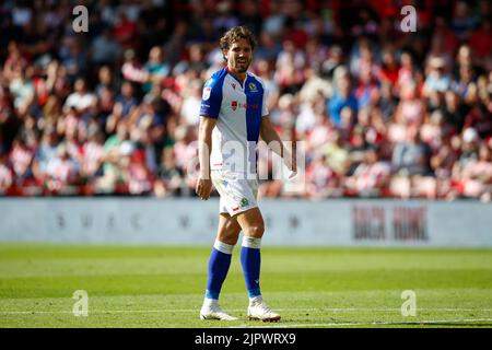 Sam Gallagher #9 von Blackburn Rovers feiert mit Ben Brereton D’az nach ...