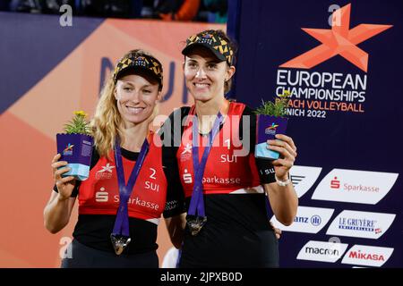 MÜNCHEN, DEUTSCHLAND - AUGUST 20: Nina Brunner aus der Schweiz, Tanja ...