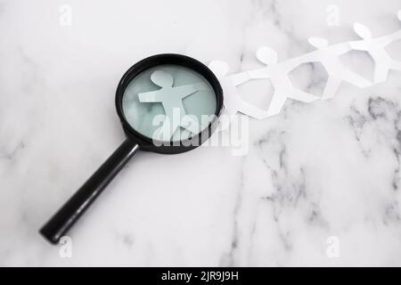 Personalmangel und Einstellung von Personal konzeptuelles Image, Papier ...