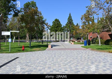 IRVINE, KALIFORNIEN - 21. AUG 2022: Das Life Sciences Building auf dem ...