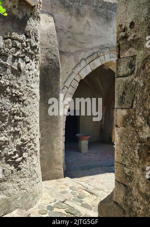 Innere Struktur der aragonesischen Burg die Festung, die in Ischia ...