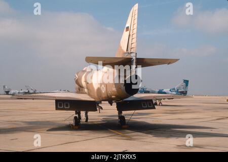 A-4 Skyhawk Top Gun Aggressor Squadron USS Hornet Stockfotografie - Alamy