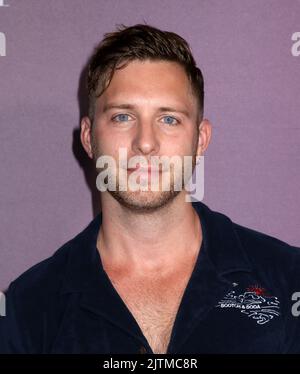 Corey Mach nahm an der New Yorker Premiere „Becoming Elizabeth“ Teil ...