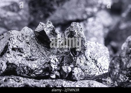Aluminium-Nugget, Erz in der Industrie als Strukturmaterial in ...