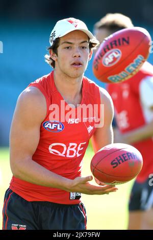Der AFL-Spieler Oliver Florent aus Sydney Swans nimmt am Donnerstag ...