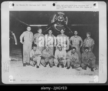 Major Charles W. Sweeney (links), Pilot der b-29 BOCKSCAR die Atombombe ...