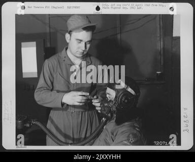 Mitglieder der 364Th Fighter Group, 67. Fighter Wing, versammeln sich ...