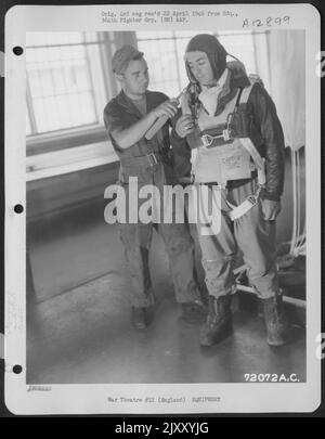 Mitglieder der 364Th Fighter Group, 67. Fighter Wing, versammeln sich ...