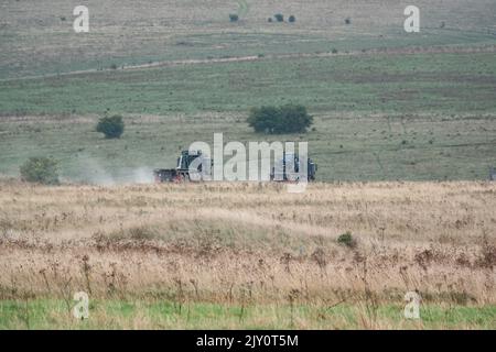 British Army MAN SV HX77 8x8 EPLS Heavy Utility Truck in Aktion bei ...