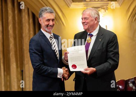 Dr. Tony Buti (links) wird am Freitag, den 19. März 2021 im Government ...