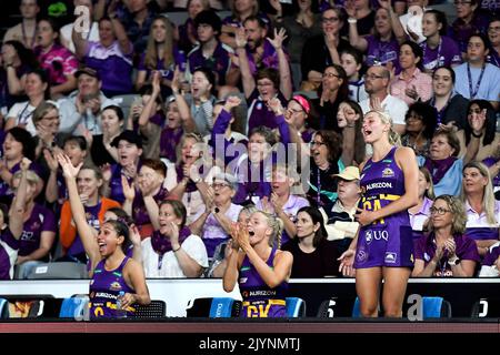 Die Queensland Firebirds-Spieler (L-R) Jemma Mi Mi Mi, Kim Jenner und ...