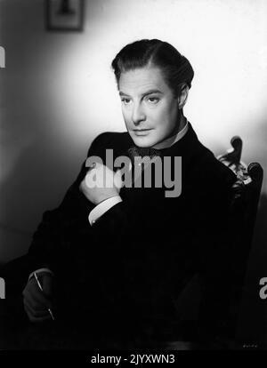 THE WINSLOW BOY by Terence Rattigan Design: Reece Pemberton Kostüme ...