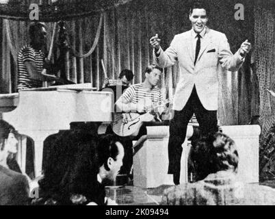 Zeitungsbericht über Mädchen! Mädels! Mädels! 1962 Film mit Elvis ...