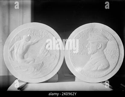 Sir Arthur Henry Rostron, Kapitän von Cunard Liner "Carpathia"; James ...