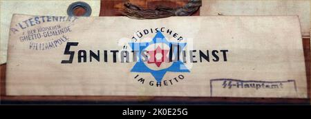 Das Armband wurde von jüdischen Häftlingen des Warschauer Ghettos ...