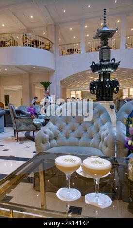 Lobby im Hotel Adlon, Berlin Stockfotografie - Alamy
