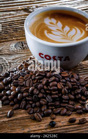 POZNAN, POL - APR 14, 2022: Cup of Costa Coffee, eine Marke des ...