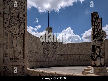 Verkehrskreis Skulptur monumento a la patria in Merida Stadt Mexiko ...
