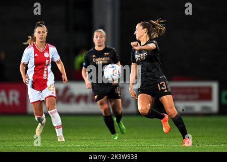 AMSTERDAM - (lr) Victoria Pelova von Ajax Women, Chasity Grant von Ajax ...