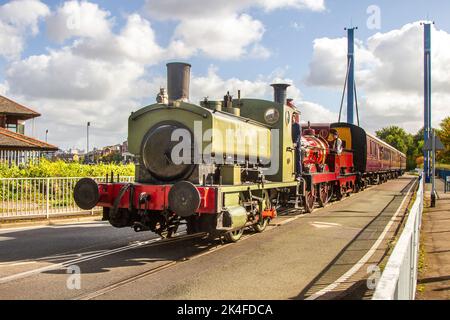 Grant Ritchie 272/1894 Steam Rail fährt auf der Ribble Railway in ...