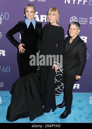 Die Schauspielerinnen Cate Blanchett und Nina Hoss besuchen die Vorführung des Films „Tar“ beim ...