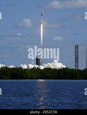 SpaceX startet Crew-5-Astronauten auf historischen Flug zur Raumstation ...