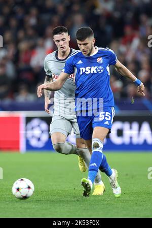 SALZBURG, ÖSTERREICH - 05. OKTOBER: Dino Peric und Robert Ljubicic vom ...