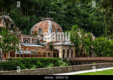 Eingang und Zugangsbrücke zu den Kaiserthermen oder Neptun-Bädern, die ...