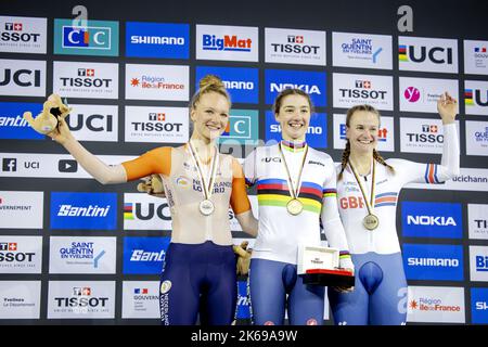 2022-10-12 21:26:16 SAINT-QUENTIN-EN-YVELINES - Maike van der Duin mit ...