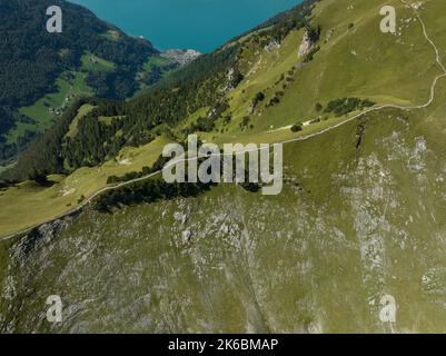 Stoos Fronalpstock Wanderung Landschaft Aussichtspunkt oberhalb Brunnen ...