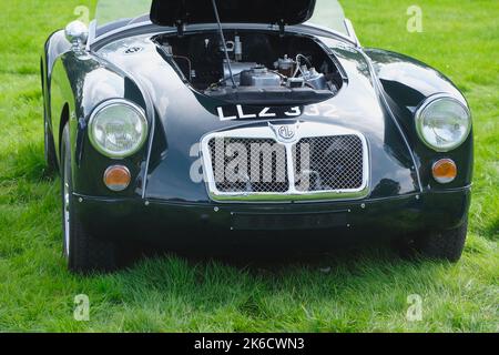 MGA wurde als Speedster bei Hutton in der Forest Classic Car Show in ...