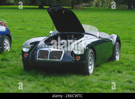MGA wurde als Speedster bei Hutton in der Forest Classic Car Show in ...