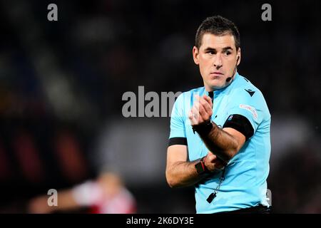 ROTTERDAM - Schiedsrichter Rade Obrenovic beim UEFA Europa League Group ...