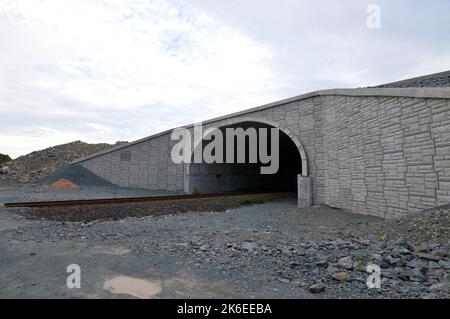 CN Railway (Dartmouth Subdivision), wo sie unter der neuen Erweiterung ...