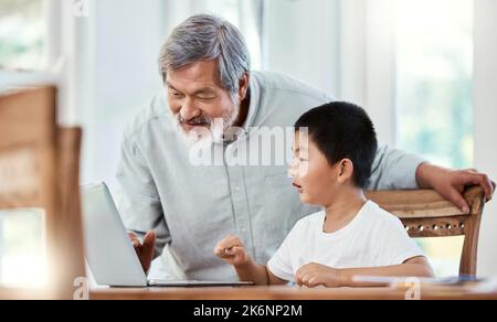 Wir wachsen in verschiedene Richtungen, aber unsere Wurzeln sind eins ...