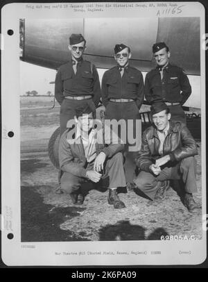 Crew der Martin B-26 Marodeur der 554Th Bomb Squadron, 386Th Bomb Group ...