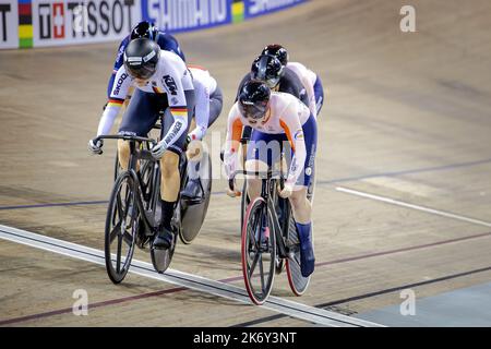 SAINT-QUENTIN-EN-YVELINES - Steffie van der Peet in Aktion beim Deirin ...
