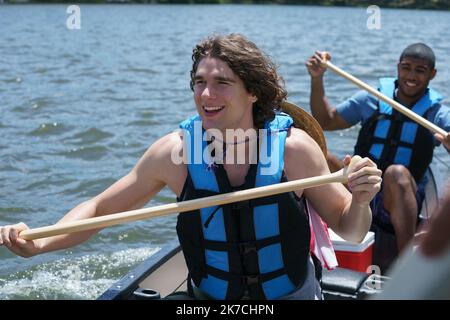 TELL ME LIES, von links: Branden Cook, Spencer House, Castle on a Cloud ...