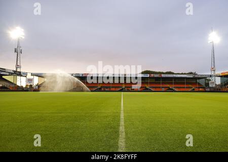 VOLENDAM , 23-10-2022 , Kras Stadion , Niederländischer Fußball ...