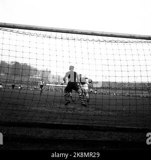 Oslo, 19531025. Das Pokalfinale in Fußball-Herren. Viking - Lillestrøm ...