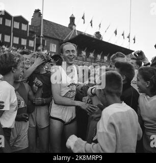 Oslo 19550825 Athletics Conference in Bislett, und wie immer steht ...