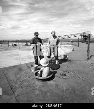 Tønsberg 196007 Norwegens erste Ölraffinerie wird in Slagentangen ...