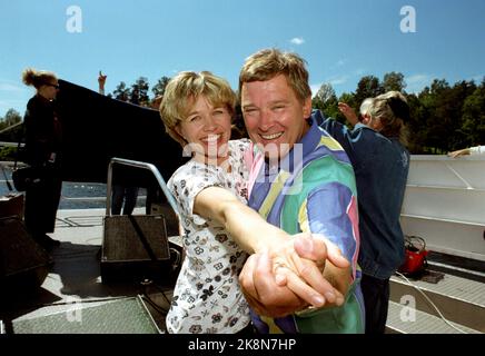 Oslo 19950613: Die Programmierer Gunvor Hals und Vidar Lønn-Arnesen im ...