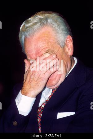 Oslo 18. September 1990. Programmleiter Rolf Kirkvaag wird im Store ...