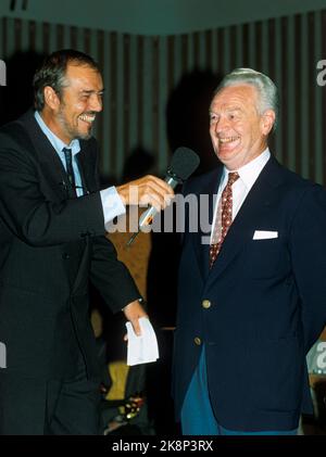 Oslo 18. September 1990. Programmleiter Rolf Kirkvaag wird im Store ...