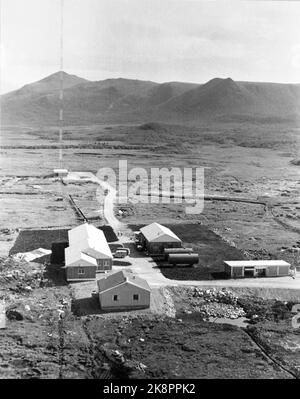 Oslo 1977-08: Stortingsrepresentantene Berge Furre (SV) Og Finn Gustavsen (SV) bryter sine ...